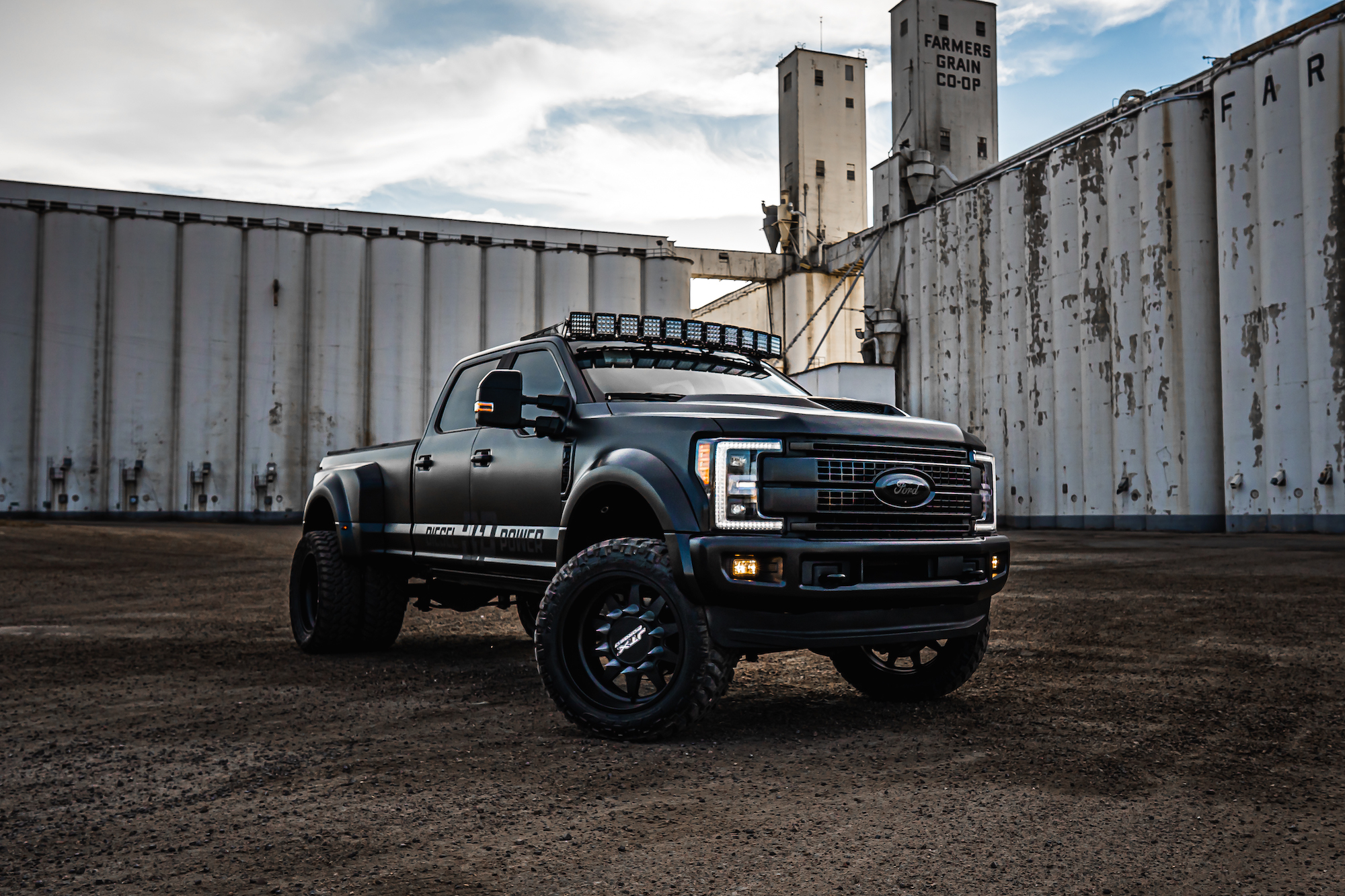 Heavy D's F450 Platinum Giveaway Truck – NIGHT TRAIN – JTX Forged